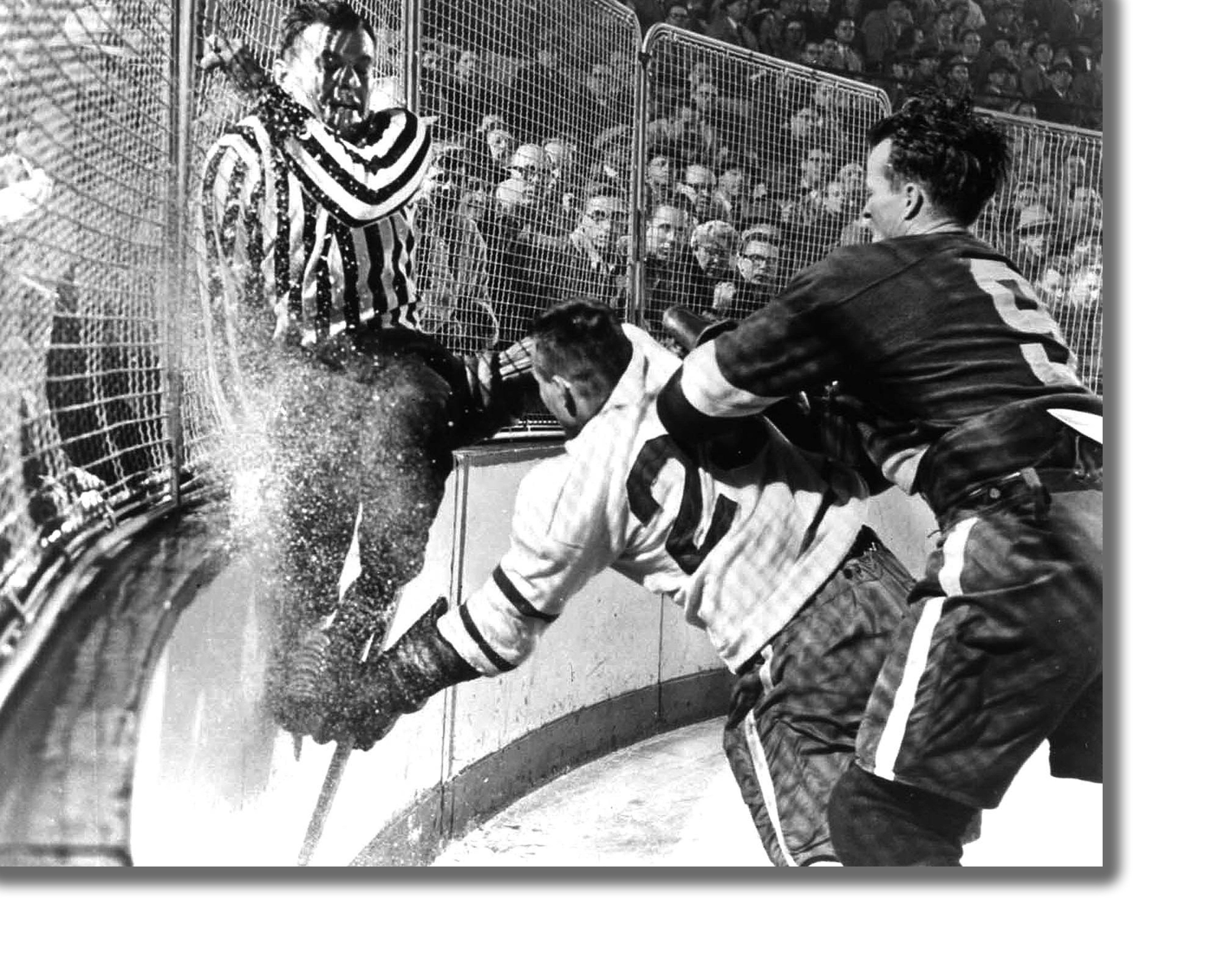 CANVAS PRINTS - GORDIE HOWE CHECKING – Detroit News Photography